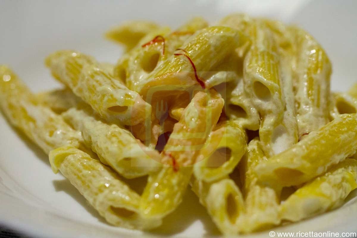 Ricetta: Penne allo zafferano con la panna